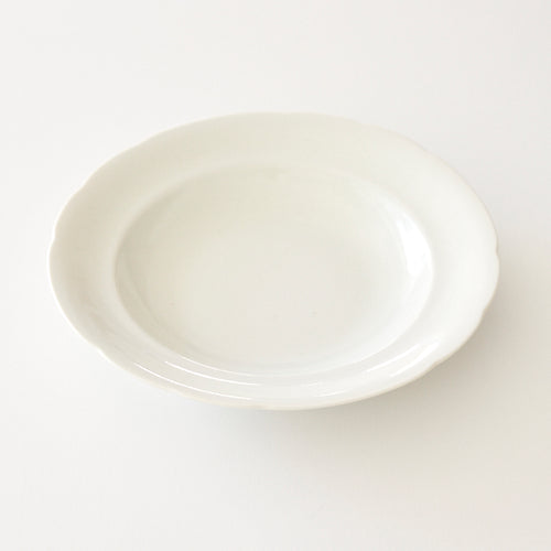 Paperwhite Flower Rim Plate M | FOOD FOR THOUGHT